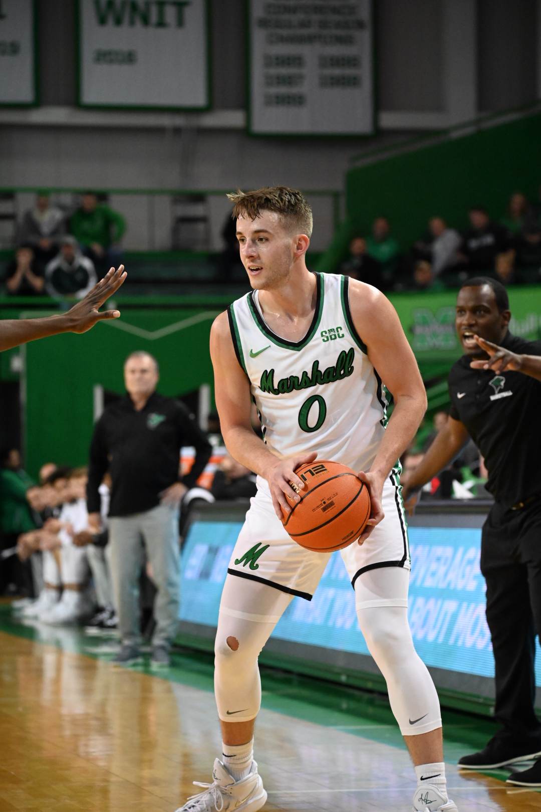 [Photos] Marshall Men's Basketball Defeats Chicago State 80-72 ...